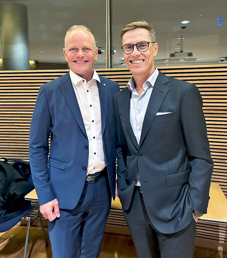 Kinnari mukana Stubbin vaalitapahtumissa ★ - Padasjoen Sanomat